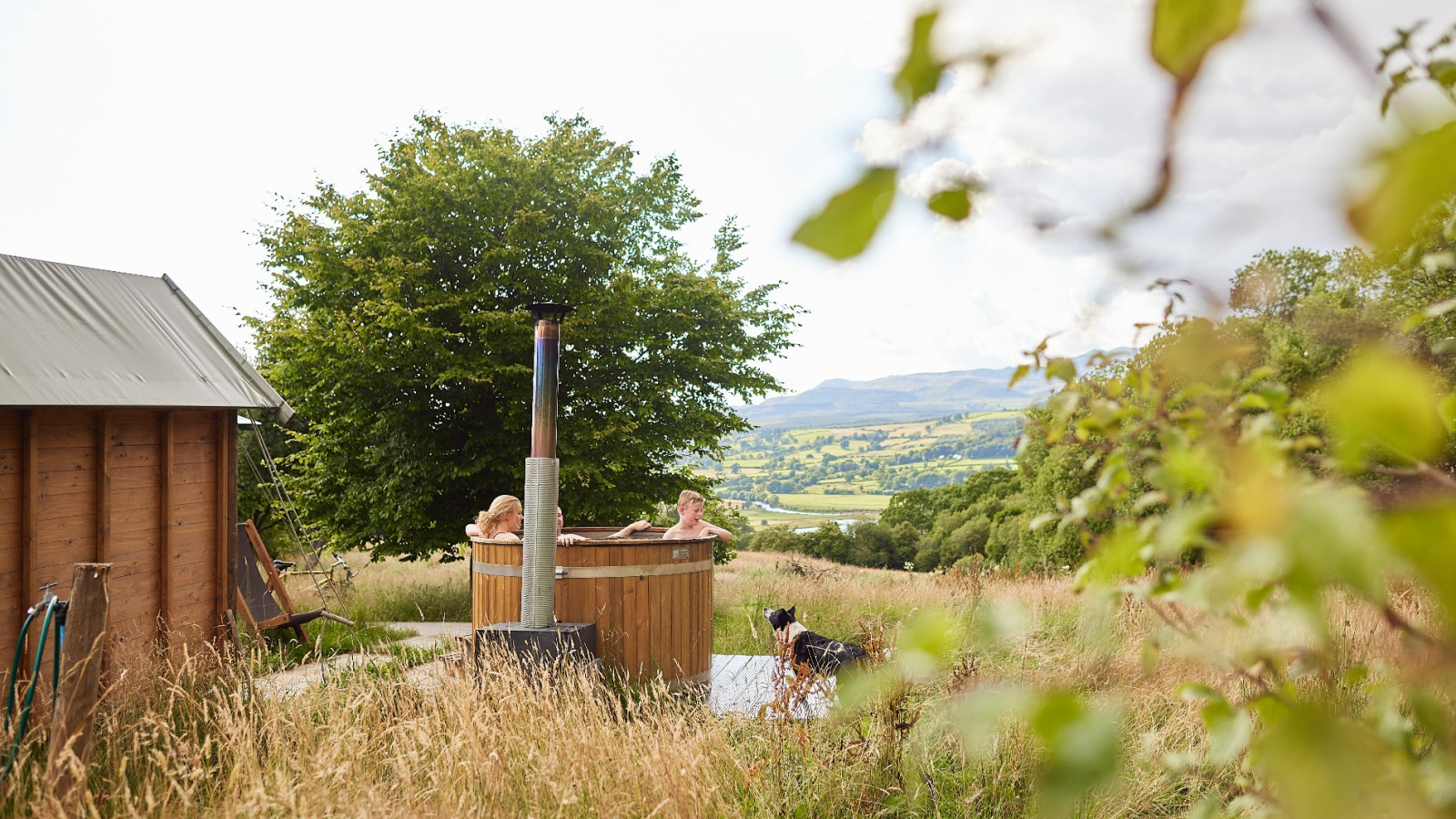 Feather Down Pant y March Farm in Wales 🇬🇧 - book directly