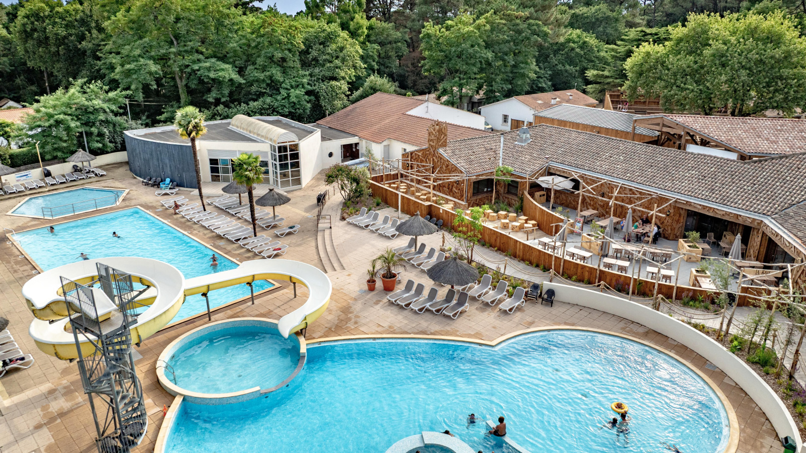 Flower Camping Au Bois Des Biches in Frankrijk 🇫🇷 - boek nu