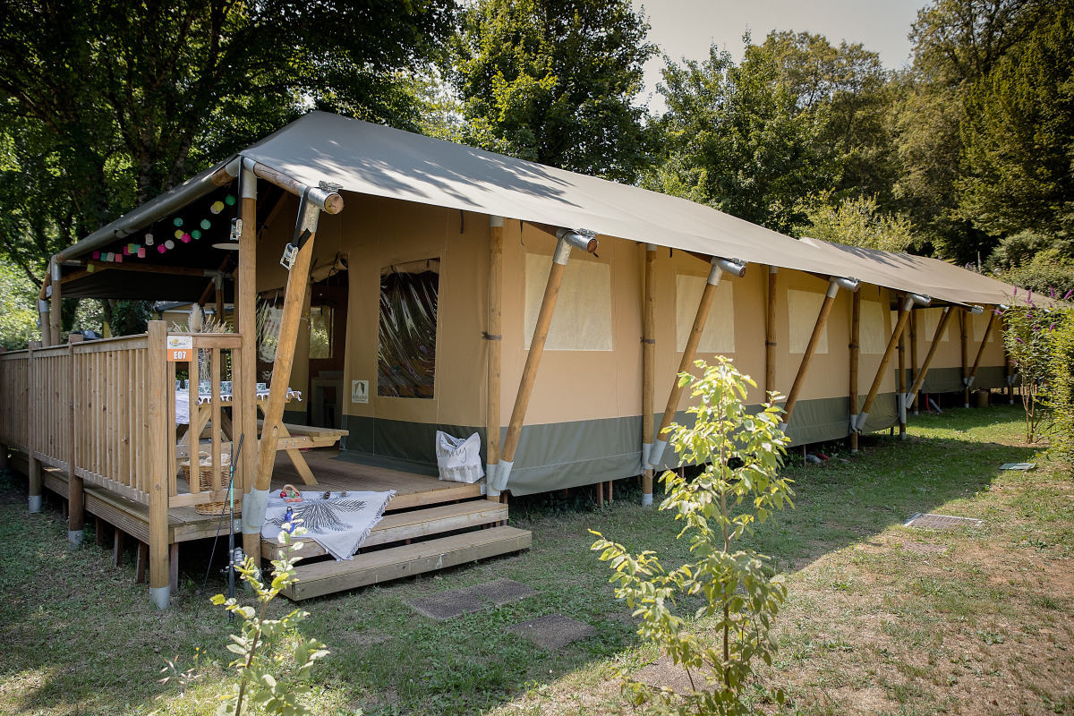 We ️ Glamping! Rent luxury safari tents at Les Truffières de Dordogne ...