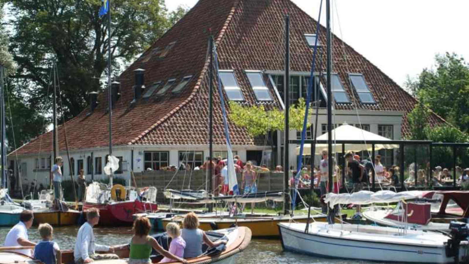Camping Eefting in Rohel, Friesland in Nederland - Glampings.com