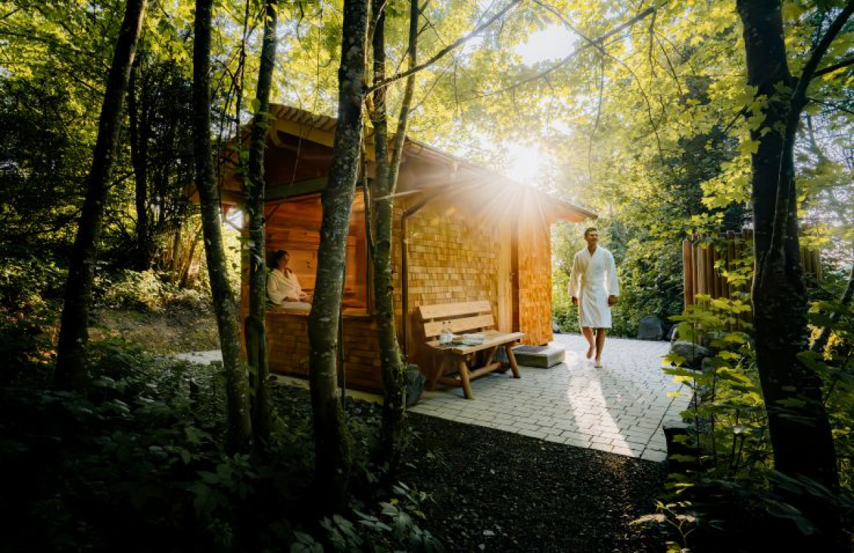 Ferienhof & Baumhaushotel Allgäu in Betzigau | Treehouse in Bavaria ...