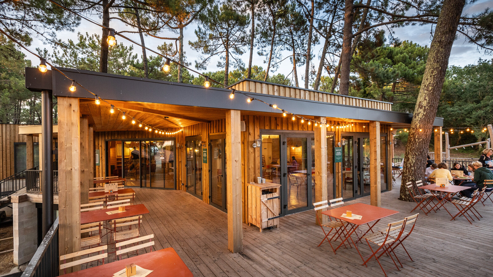 Book a chalet for 6 people Arcachon? Huttopia Arcachon campsite in ...